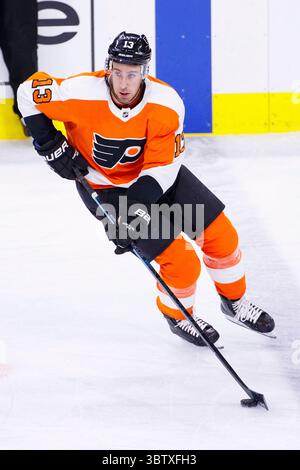 Philadelphia Flyers center Kevin Hayes (13) in the third period of an ...