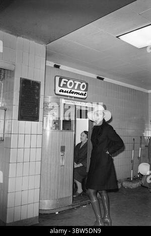 Actual 48B-3-1970 : Photo: Themselves. Photo booth on the Østbanen ...