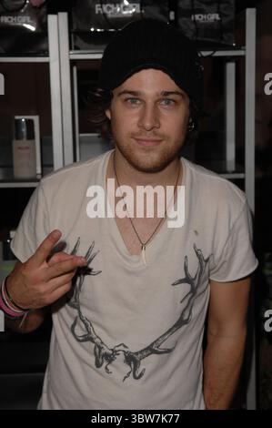 MIAMI, FL- MAY 12, 2006; Singer Ryan Cabrera shows up with a funky new ...