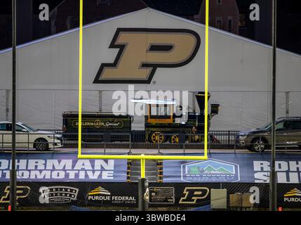 WEST LAFAYETTE, IN - NOVEMBER 28: Purdue Boilermakers quarterback Ryan ...
