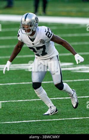 Las Vegas Raiders cornerback Trayvon Mullen (27) returns an ...