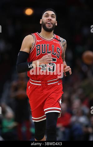 Chicago Bulls guard Denzel Valentine (45) in the first half of an NBA ...
