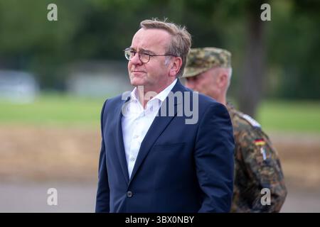 Defense Minister Boris Pistorius visits the innovation laboratory in ...