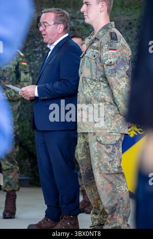 Defense Minister Boris Pistorius visits the innovation laboratory in ...