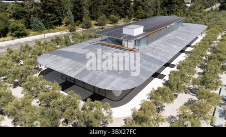 Apple Park,, One Apple Park Way, Cupertino, CA 95014 Stock Photo - Alamy