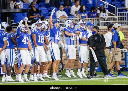 Duke wide receiver Jake Bobo (19) can't make the pass reception as ...