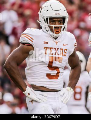 Texas Longhorns running back Bijan Robinson speaks during Big 12 ...