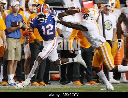 Tennessee defensive back Trevon Flowers (1) breaks up a pass intended ...