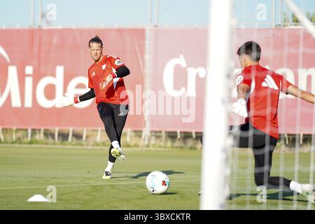 Orjan Nyland of Sevilla FC during the La Liga match 2025-2026, date 3 ...