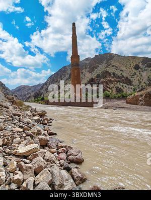 The most mystical attractions in Afghanistan, the Minaret of Jam stands ...