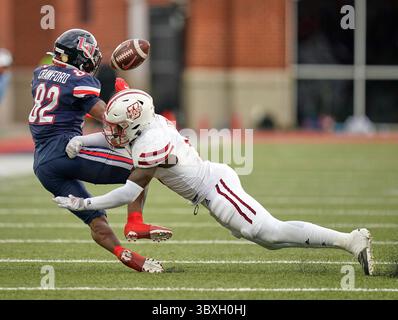 Liberty Flames wide receiver Donte Lee Jr. (9) makes a reception ...