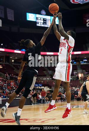 November 1, 2021: Ohio State guard shoots the layup against ...