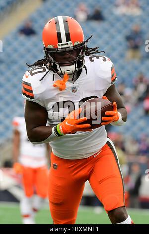 Cleveland Browns' D'Ernest Johnson (30) warms up before an NFL football ...