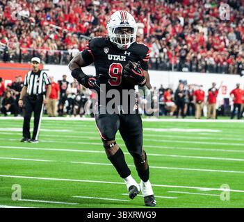Utah running back Tavion Thomas (9) celebrates after scoring against ...
