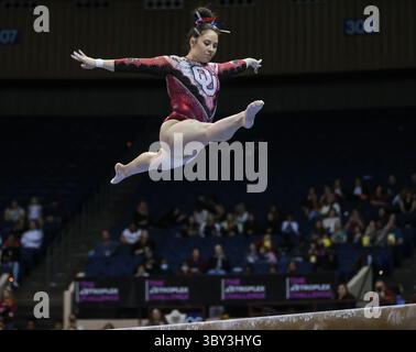 Oklahoma's Jenna Dunn performs on the balance beam at an NCAA Women's ...