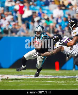 Carolina Panthers running back Mike Davis (28) runs against the Los ...