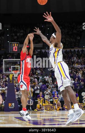 February 1, 2022: Ole Miss' Daeshun Ruffin (2) tries to beat LSU's Eric ...