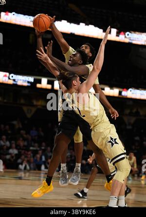 Missouri forward Kobe Brown (24) is introduced before taking on Oregon ...