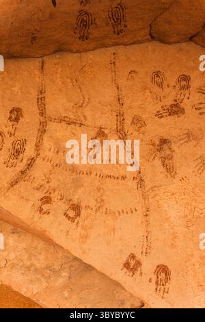 A pictograph rock art panel with a geometric design in Montezma Canyon ...