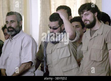 LISTEN, JUDGE, center from left: Larry Fine, Shemp Howard, Moe Howard ...