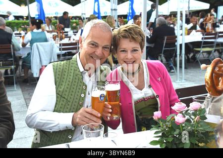 Dr Michael Irmgard Moeller Hofbraeuvorstand Muenchen 20.07.2025 ...