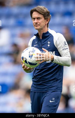 Tottenham Hotspur Manager Thomas Frank gestures during the Manchester ...