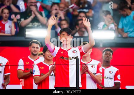 Rotterdam - Inbeom Hwang of Feyenoord during the third qualification ...