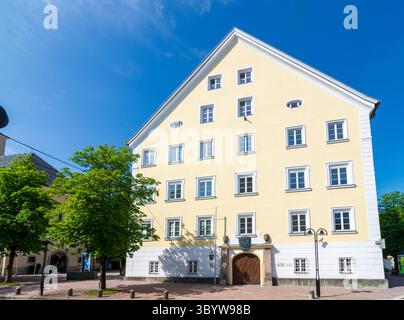 Gebäude der Bezirkshauptmannschaft District administration building ...