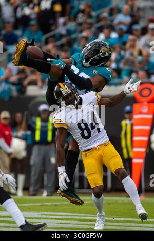 Pittsburgh Steelers cornerback Jalen Ramsey, left, and New York Jets ...