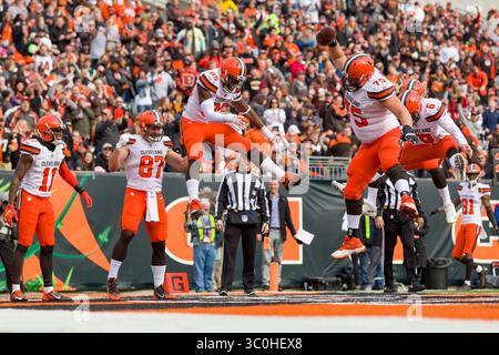 Cleveland Browns offensive guard Joel Bitonio tears up as he talks with ...
