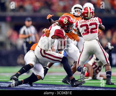 Oklahoma wide receiver Ceedee Lamb runs a drill at the NFL football ...