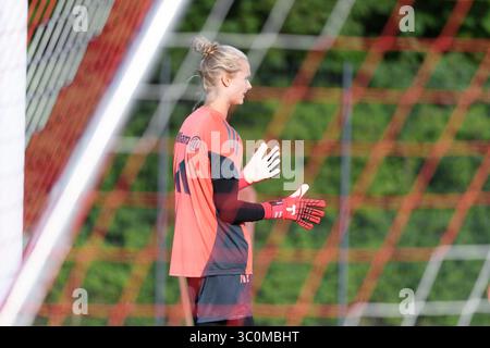 Anna Klink (Goalkeeper, FC FC Bayern Munich Women, #38) / Portrait ...