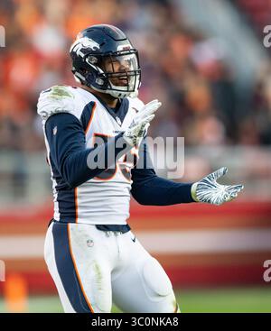Denver Broncos outside linebacker Bradley Chubb (55) lines up against ...