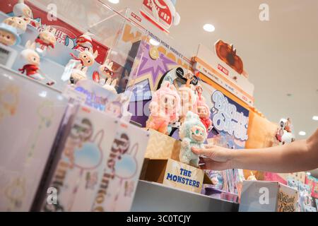 LABUBU In Hong Kong LABUBU, The Monsters player of POP MART sculpture ...