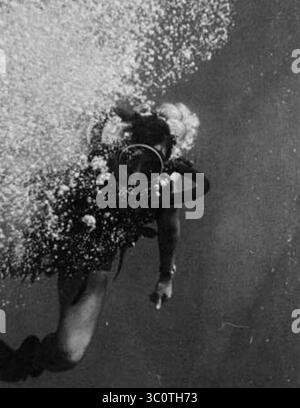 MCB 71 UCT diver at Chu Lai in 1967 Stock Photo - Alamy