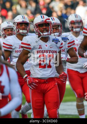 HOUSTON, TX - DECEMBER 27: Houston Cougars quarterback Conner Weigman ...