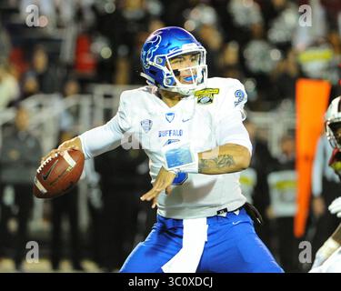 South quarterback Tyree Jackson of Buffalo (3) throws a pass during ...