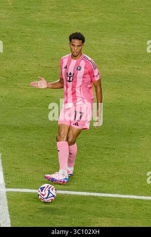 Inter Miami defender Ian Fray, right, heads the ball as Seattle ...