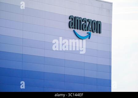 Amazon Prime Corporate sign 2025 In Daventry,, United Kingdom Corporate ...