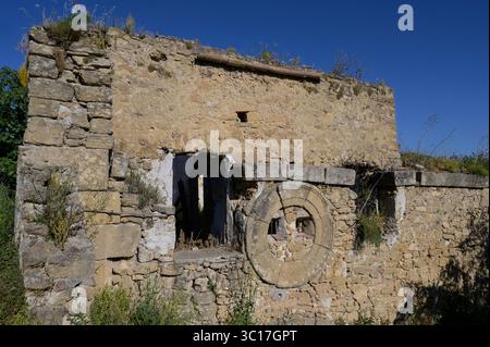ITALY, Sicily, lost places, ghost town Poggioreale Vecchia, destroyed ...
