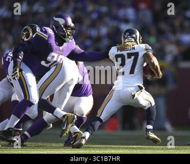 Minnesota Vikings running back Tre Stewart warms up before the start of ...