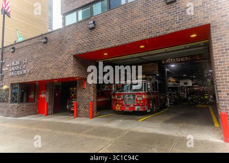 FDNY Midtown Engine Company 54, Ladder 4, Battalion 9 Firehouse And ...