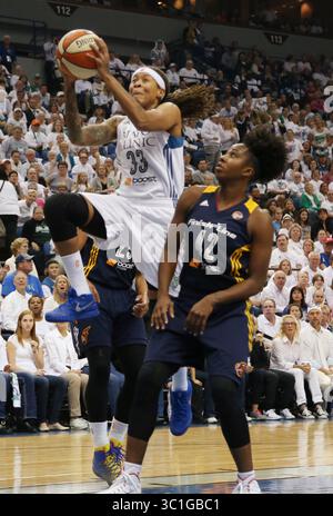 Minnesota Lynx guard Shenise Johnson (42) sets up a play in front of ...