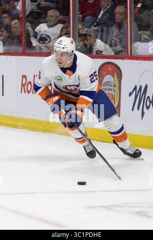 New York Islanders defenseman Devon Toews (25) in the second period of ...