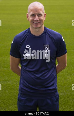 head coach Bas Sibum of Heracles Almelo gestures during the Eredivisie ...