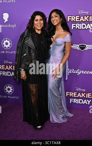Nisha Ganatra und Maitreyi Ramakrishnan bei der Weltpremiere des ...