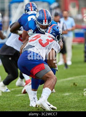 New York Giants center Austin Schlottmann (65) enters the stadium prior ...