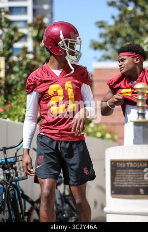 USC Trojans wide receiver Tyler Vaughns (21) during the UCLA Bruins vs ...