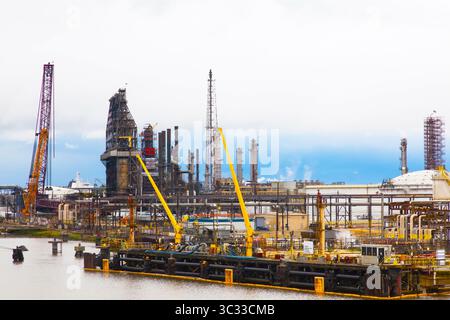 Oil refinery in Beaumont, Port Arthur, USA Stock Photo - Alamy