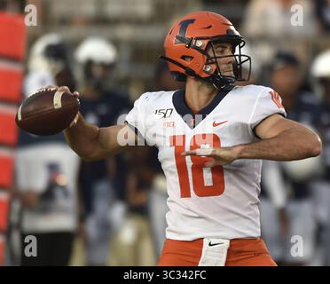 Illinois quarterback Brandon Peters (18) throws during the second half ...